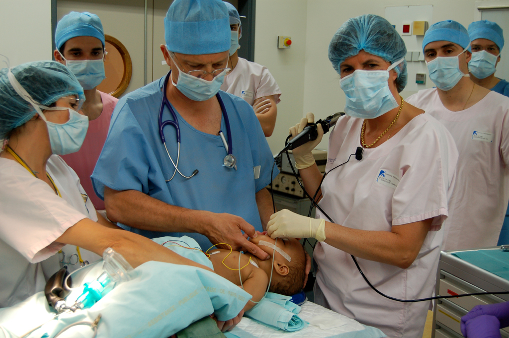 Endoscopie | Portail Internet Hôpitaux universitaires Est Parisien